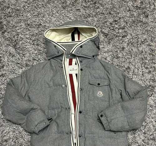 Пуховик moncler