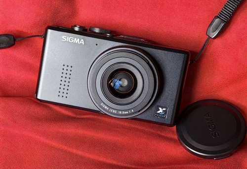 Компактный фотоаппарат Sigma dp1s