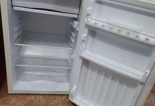 Холодильник маленький с морозилкой
