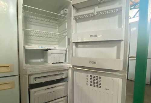 Холодильник бу двухкамерный Но Фрост Стинол