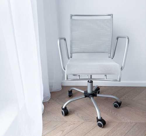Серый стул компьютерный Calligaris бу