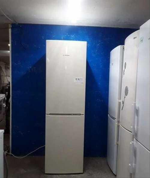 Холодильник бежевый total no frost Bosch бу 200см