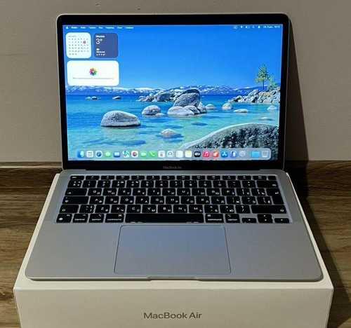 MacBook Air 13 (2020, M1), 256 ГБ, M1 (8-core), RAM 8 ГБ, GPU 8-core