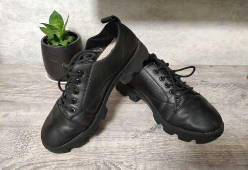 Туфли кожаные 38 размер черные