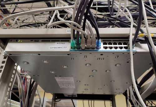 Коммутатор Cisco C9300-24UX-E