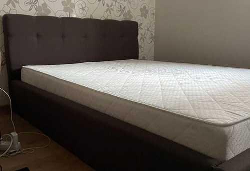 Кровать двухспальная140 200