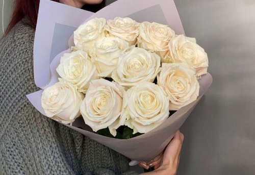 Ароматные белые розы