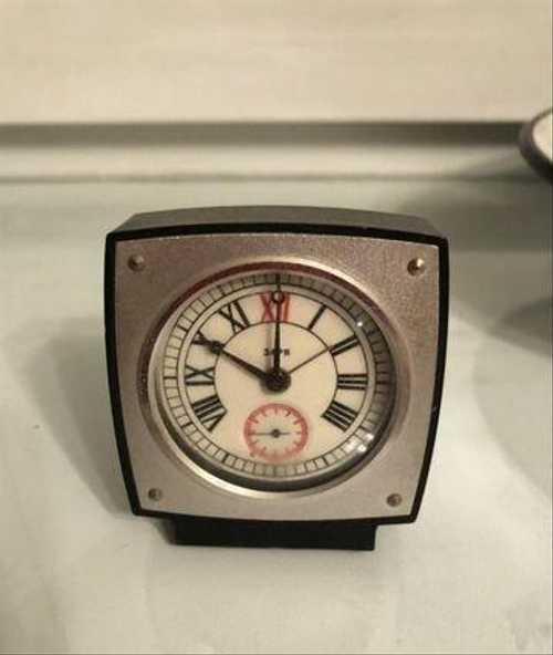 Будильник часы Заря