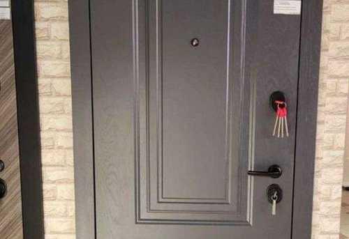 Входная дверь классика для квартиры