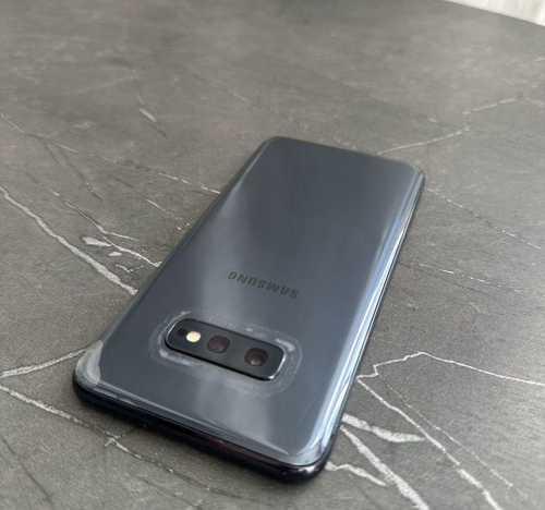 Samsung Galaxy S10e, 6/128 ГБ