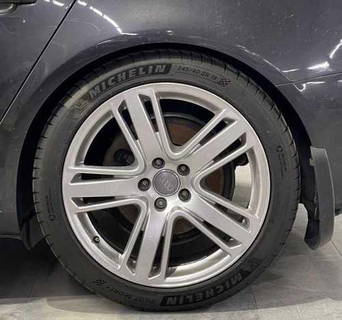 Michelin Pilot Sport 4 245/40 R19 98Y