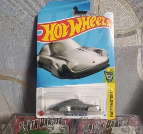 Hot Wheels Porsche 911 Carrera брелок