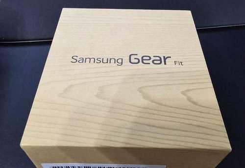 Фитнес браслет Samsung Gear Fit