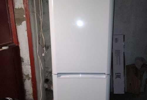 Холодильник-морозильник Indesit Full No Frost