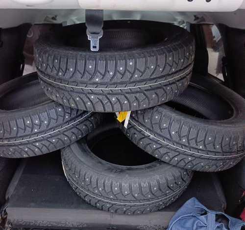 Yokohama A200 235/70 R20 27T