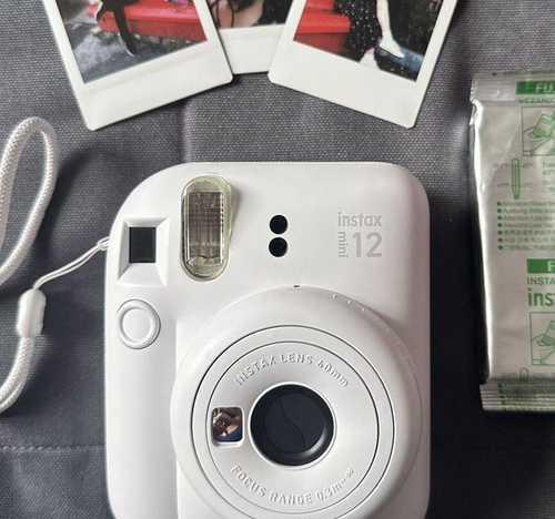 Плёночный фотоаппарат instax mini 12