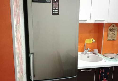 Холодильник Hotpoin - Ariston