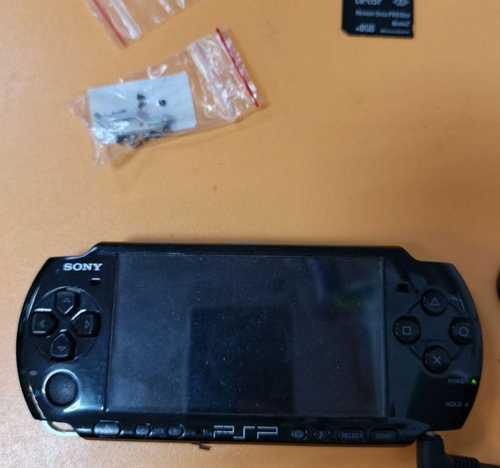 Psp 3008 прошитая (на запчасти )