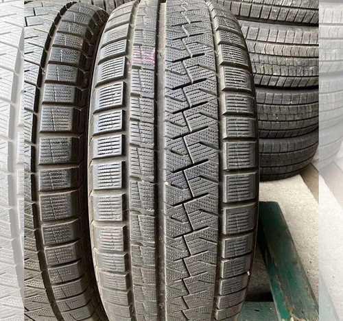 Pirelli Ice Asimmetrico 215/60 R17
