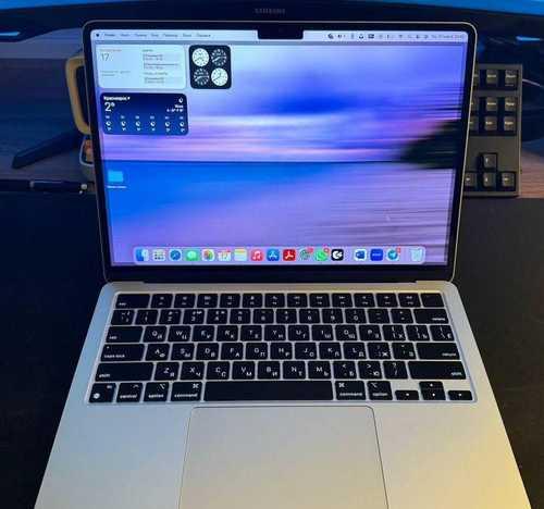 Ноутбук Macbook Air 13 M3 8 512