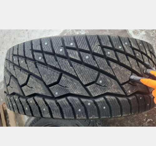 Venom Power Ice Hunter WTS 275/65 R20 126R
