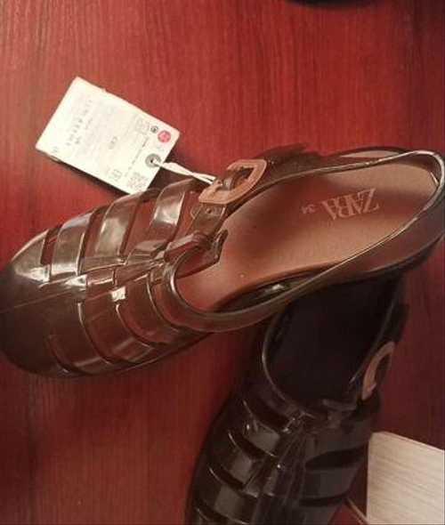 Сандалии Zara