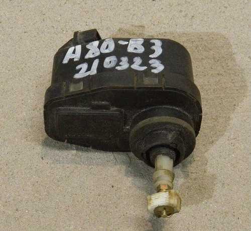Корректор фары Audi 80