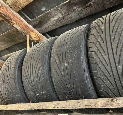 Triangle TR968 255/35 R20