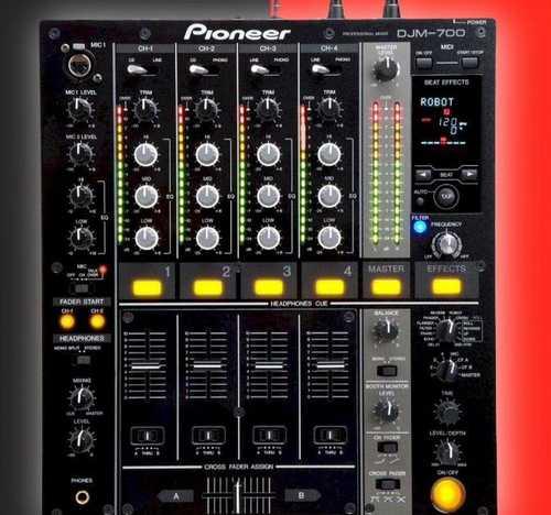 Новый Pioneer DJM-700