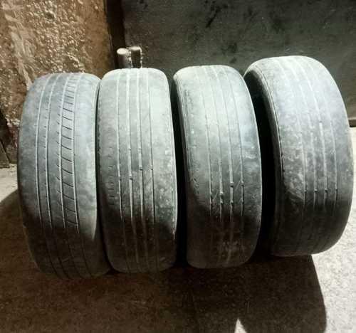 Bridgestone Dueler H/T 215/60 R17