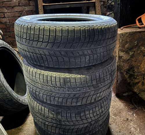 Michelin Defender 225/55 R17