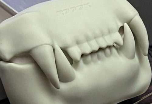 Защитный чехол "Tiger Teeth" для AirPods Pro