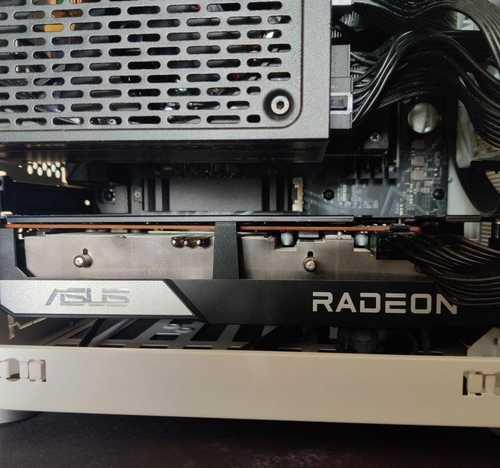 AMD Radeon RX 6600XT