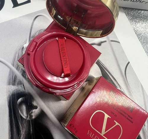 Кушон Valentino