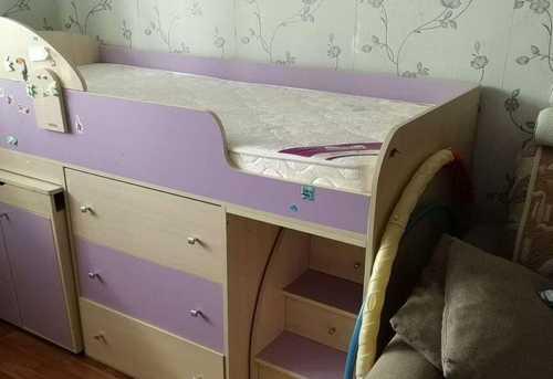 Детская кровать чердак со столом бу