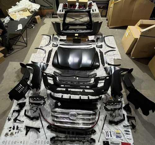 Рестайлинг обвес в Toyota Land Cruiser 300