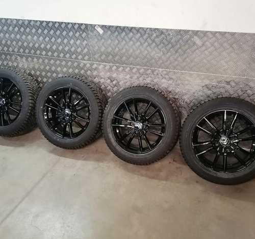 Maxxis Premitra Ice Nord NP5 205/55 R16