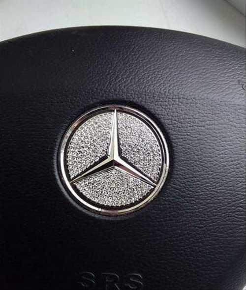 Стразы на значек руля Mercedes