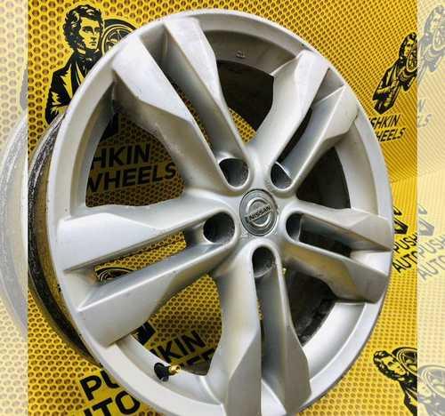 Nissan 7j 5-114 r17 dia66,1 et40 Original