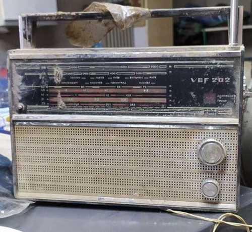 Радиоприемник СССР VEF 202