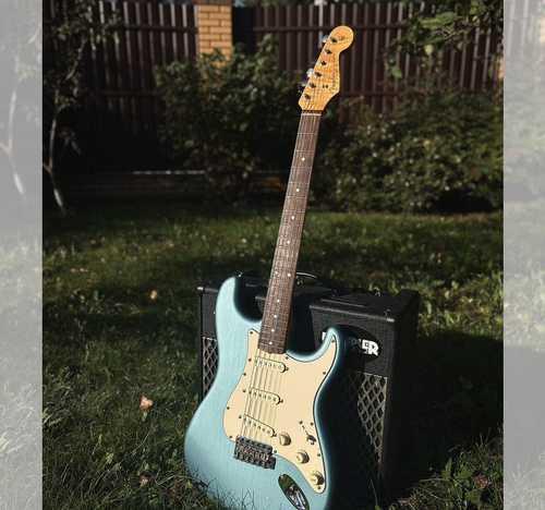 Fender Stratocaster Ice Blue Metallic (MJT)