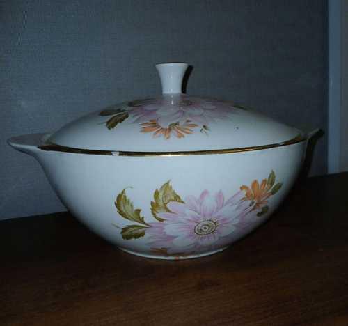 Супница фарфоровая СССР