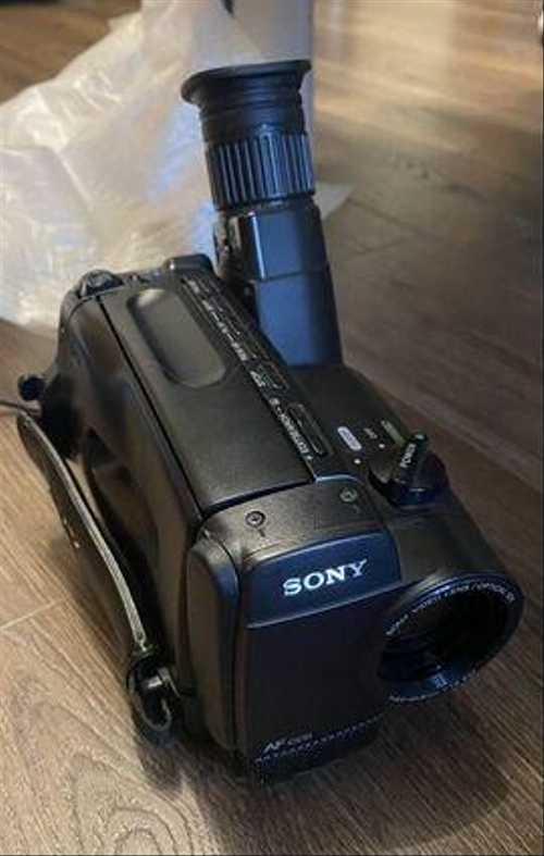 VHS видеокамера Sony CCD-TR420E