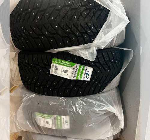 LingLong GreenMax Winter Grip 2 245/45 R20
