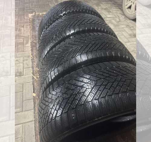Pirelli P Zero Winter 225/45 R18 95V