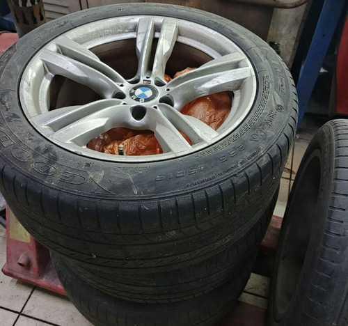 Goodyear 4x4 UG Ice Navi 255/50 R19 и 285/45 R19