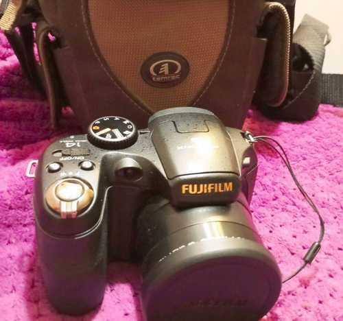 Фотоаппарат Fujifilm с фирменной сумкой