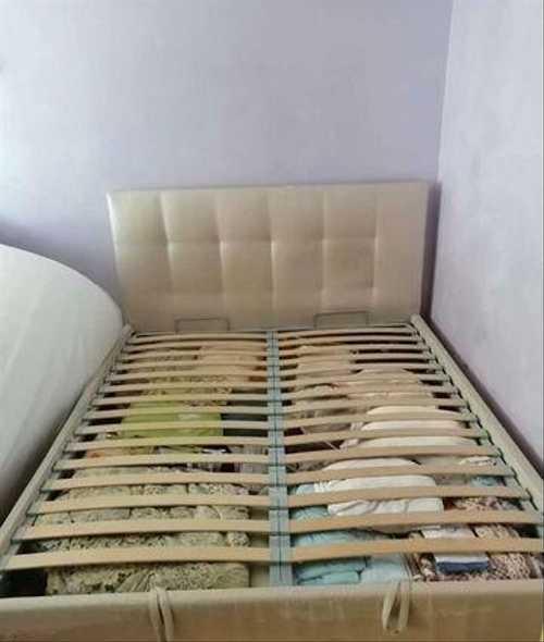Кровать двухспальная с подьемным механизмом