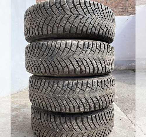 Michelin X-Ice North 4 SUV 215/65 R16