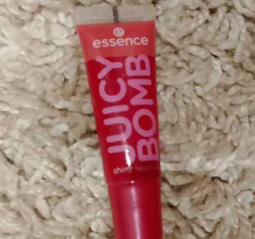 Блеск для губ от essence